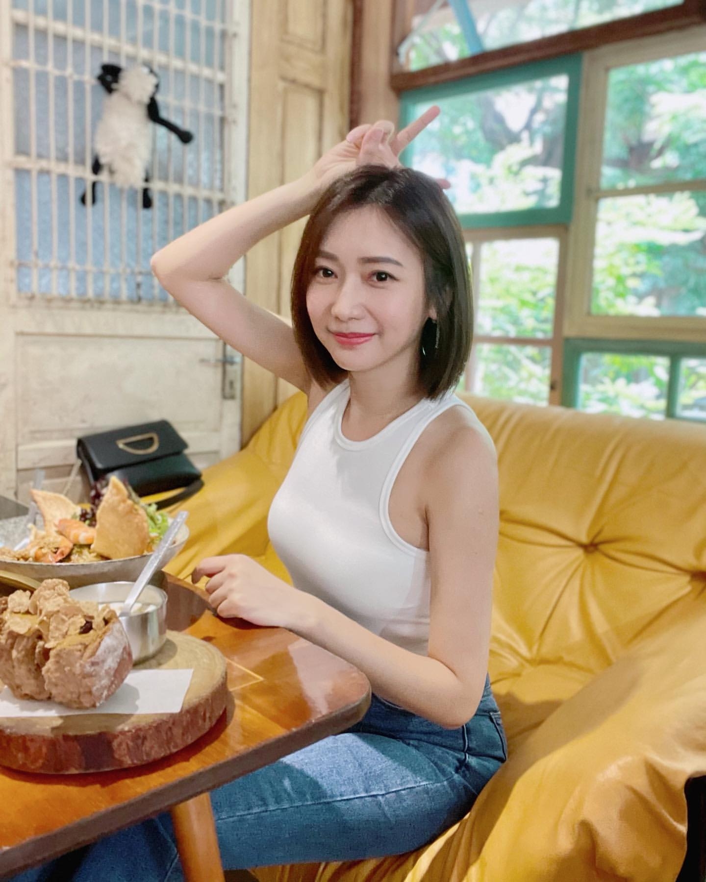 台妹+緊身小白tee | LIHKG 討論區