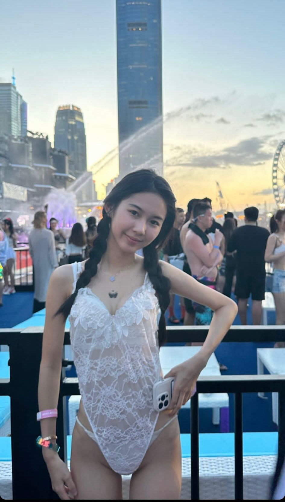 一個S2O 活動就引晒啲假波女出黎 | LIHKG 討論區