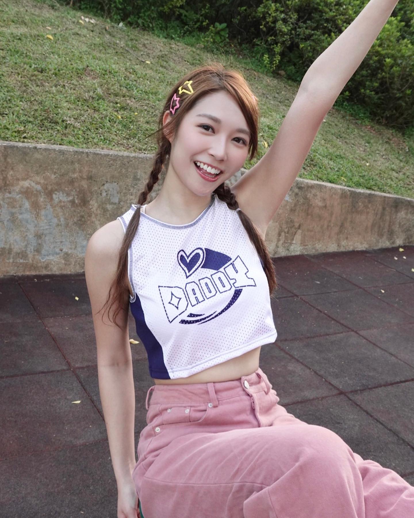 Lolly Talk討論區(97)《四方帽之約》mv上架 &《一把火》studio version 現已上架 | LIHKG 討論區