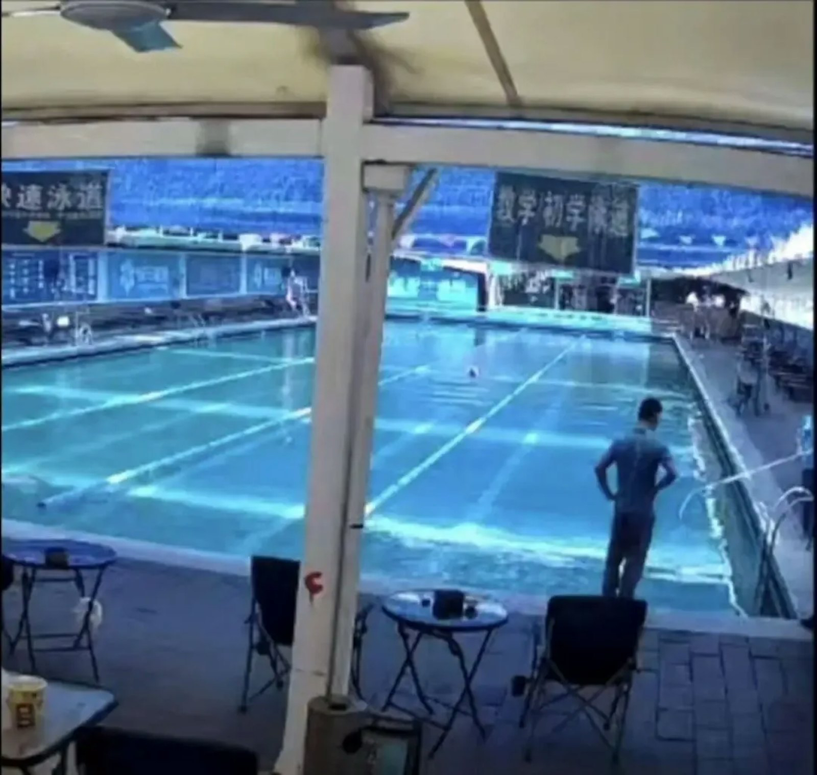 （圖） 廈門35歲男泳池浸死 沉水底30分鐘方獲撈起 家屬質疑救生員延遲施救 企喺池邊望 | LIHKG 討論區